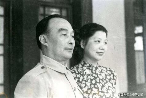 胡宗南的原配，被丈夫冷落多年精神失常，死后墓碑被胡宗南砸毁梅秀棠