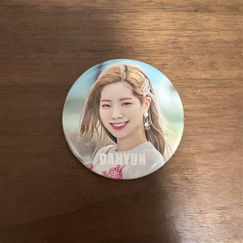 Twice ダヒョン 缶バッチ メルカリ