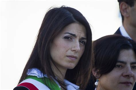 Virginia Raggi E I Rifiuti In Umbria No Della Regione E Sindaci