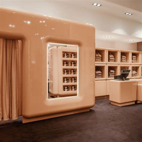 Perron Roettinger Clads Kim Kardashian Skkn Pop Up Store In Cement