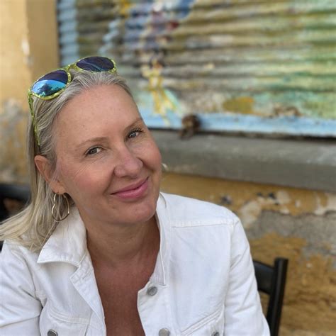 🕐 Πότε είναι η καλύτερη ώρα για να πάρεις τις βιταμίνες σου Γιατί δεν αρκεί μόνο να τις πάρει