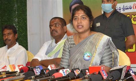 Rani Rudrama Reddy Right Candidate To Become Graduate Mlc Ytp Chief