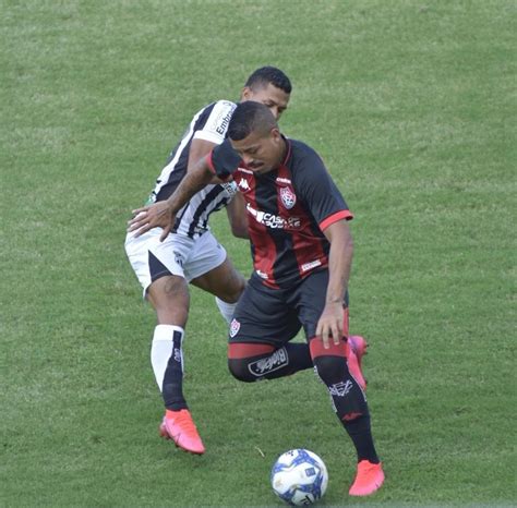 Sem vencer e fazer gols contra o Ceará Vitória tem desafio de superar algoz da temporada