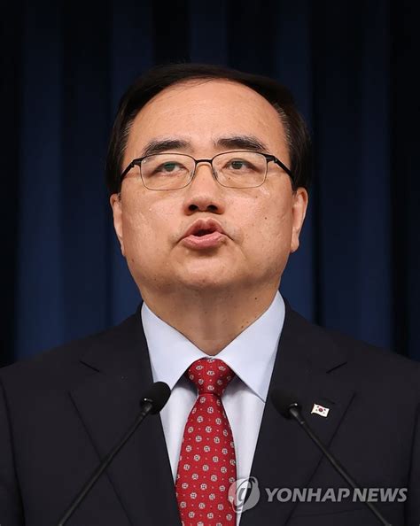 조코위 인니 대통령 방한 관련 브리핑하는 김성한 국가안보실장 연합뉴스