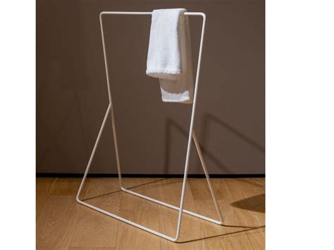 Handtuchständer Aus Stahl Boffi Shortcut By In Stock Design Nendo