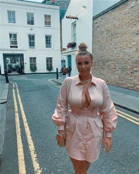 All Roads Lead To Rome Curvy Women Fashion Curvy Woman Women
