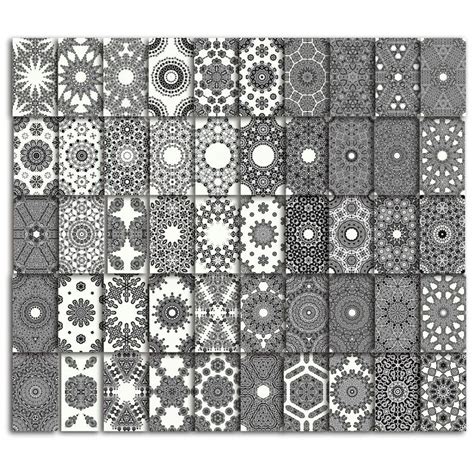 50 Symmetrical Monochromatic Seamless Patterns