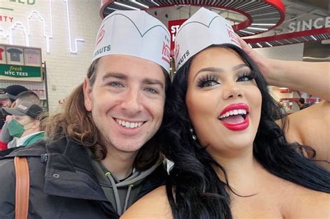 Plus Sized Model Says Strangers Tell Her Shell Crush Husbands Legs