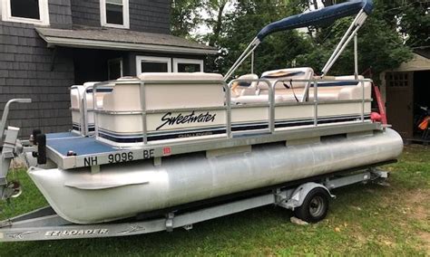 18ft Sweetwater Pontoon Boat Rental In Wilmington