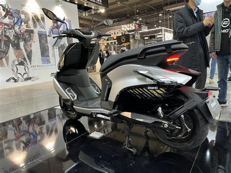 Salon De Milan Eicma 2022 Scooters électriques Zeeho Ae6 Et Ae8