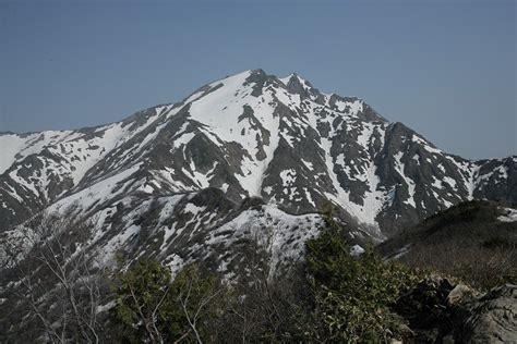 春の谷川岳