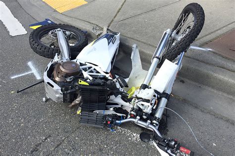 Motorcyclist Seriously Hurt In Everett Hit And Run