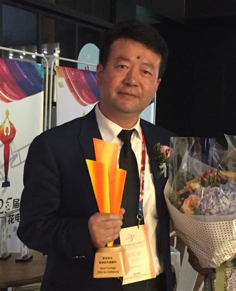 校友何钦简介 外国语学院