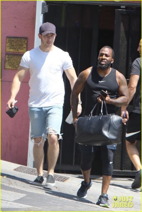 Nick Jonas Shows Off His Massive Biceps After The Gym Photo 3949289