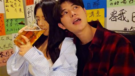 “有人看海 有人被爱 有人喝酒喝到现在”童锦程 视频下载 Video Downloader