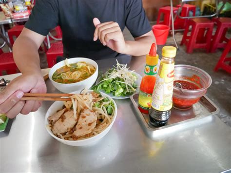 Dac San Da Nang Cao Lau Reina Kuo