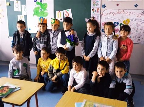 ფლევის საჯარო სკოლის პირველი კლასის მოსწავლეებმა ანბანის სწავლა საზეიმო