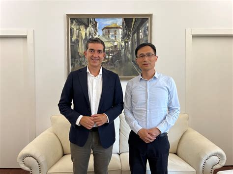 Pedro Cabrera Recibe A Una Delegación Comercial Del Gobierno Chino