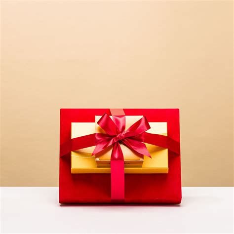 Godiva Tower With Red Velvet T Box Delivery In Germany By
