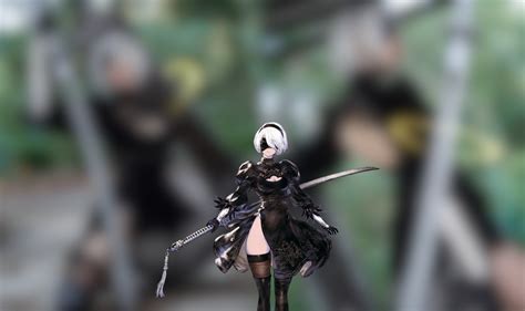 Modelo Genko vai hipnotizar você esse cosplay da B de Nier Automata Critical Hits