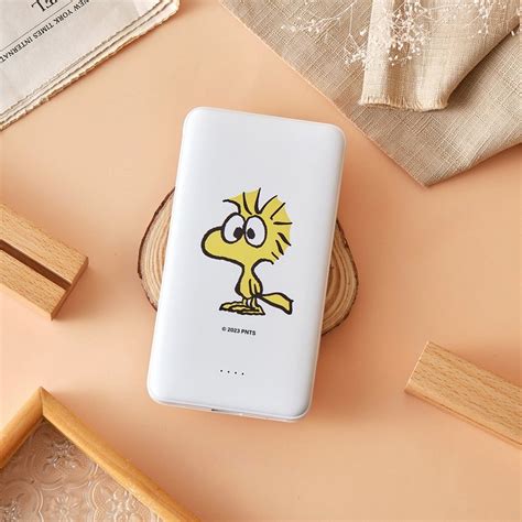 Snoopy史努比 瞪大眼睛雙線快充10000mah行動電源 Toyselect｜行動電源充電線人氣榜 Pinkoi