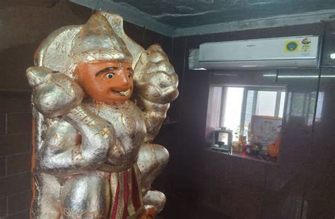 Temple Newsvideoराजस्थान के इस शहर में भगवान पी रहे गन्ने का रस