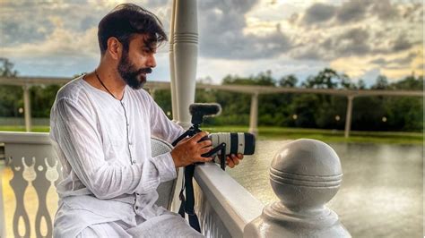 शादी के 2 महीने बाद ही बॉलीवुड स्टार ने किया चीट वाइफ ने मेकअप वैन में