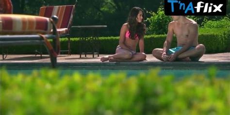 Michelle Olvera Bikini Scene In La Dona