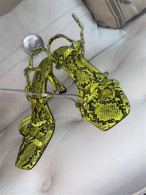 NEW GIANNI BINI BRIGHT YELLOW SNAKE PRINT KAYE TIQUE
