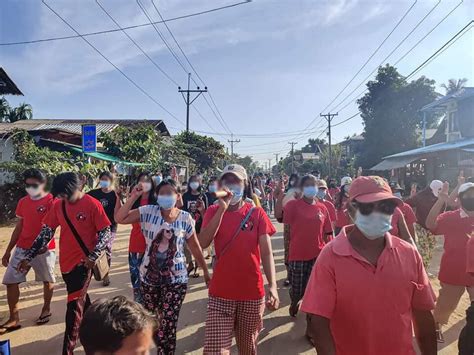 လောင်းလုံးတွင် အမျိုးသမီးများ ဦးဆောင်ကာ ဖက်ဆစ် စစ်တပ် တော်လှန်ရေး ချီတက