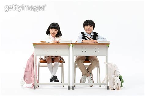 어린이 나이 저학년어린이 어린이 초등교육 교육 초등학생 소년 남성 소녀 여성 이미지 Jv13681438 게티이미지뱅크