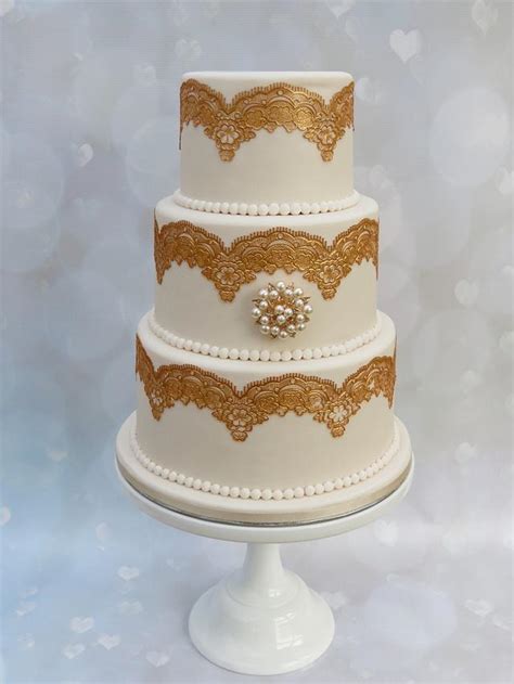 Wedding Cake Decorated Cake By Lorraine Mcgarry Cakesdecor