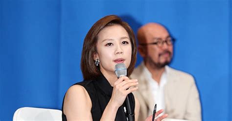 [bnt포토] 윤수영 아나운서 앉아 있어도 돋보이는 각선미