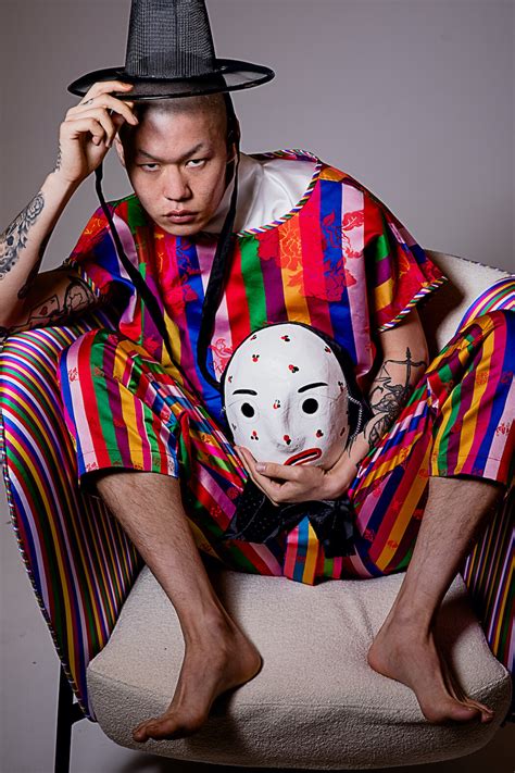 Saekdong Multi Stripes Kaltblut Magazine