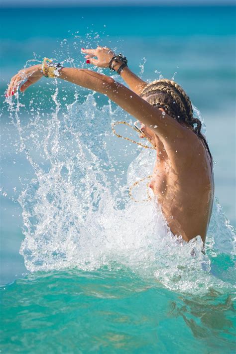 Lady Victoria Hervey Nipple Slip 30 Photos Thefappening