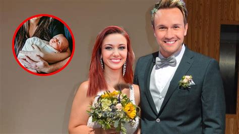 Cyril Féraud annonce son mariage avec Delphine Wespiser et qu ils sont