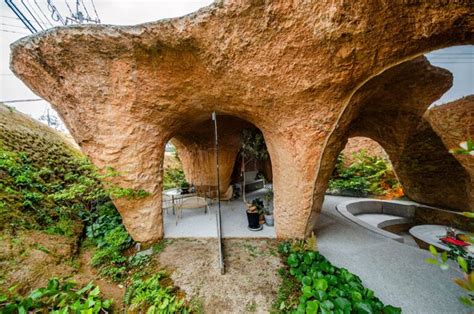 石上純也建築設計事務所による山口のHouse Restaurant旧知の友人の為の住宅兼店舗時間と共にその重みを増していく