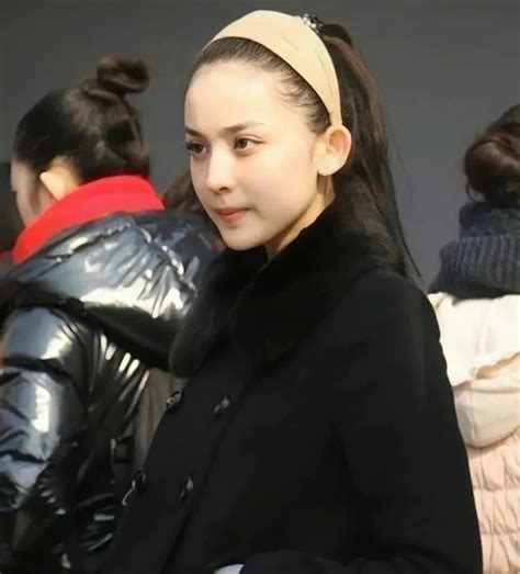 Nhan sắc Trương Tịnh Nghi Tống Tổ Nhi khi thi đại học 2sao