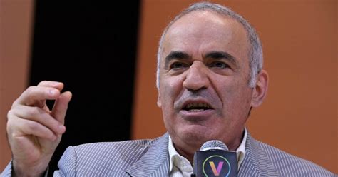 Russian Chess Star Garry Kasparov Criticizes Putins Warfare In Ukraine