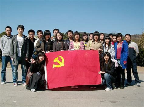 理学院本科生06信统党支部学习实践科学发展观暨党日活动之参观一二九纪念亭