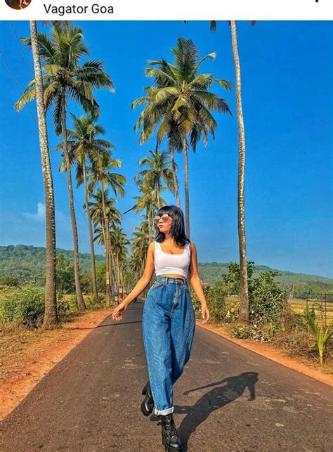 Pin By Juli Patel On Goa Photo Girl Photography Poses Photoshoot