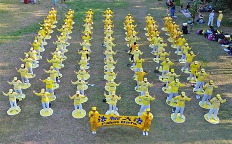 Indonesia Meditation And Waist Drums Bring The Beauty Of Falun Dafa To Bali Falun Dafa