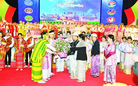 နိုင်ငံတော်စီမံအုပ်ချုပ်ရေးကောင်စီဥက္ကဋ္ဌ နိုင်ငံတော်ဝန်ကြီးချုပ် ဗိုလ