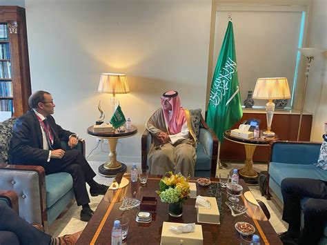 الجبير يلتقي وزير البيئة النرويجي ويستعرضان مبادرتي السعودية الخضراء