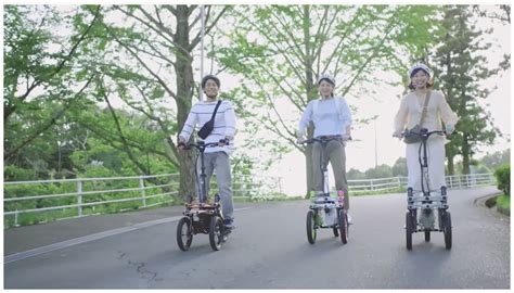 ヤマハ発動機が立ち乗りの電動小型モビリティ『tritown』を紹介 次世代モビリティ情報