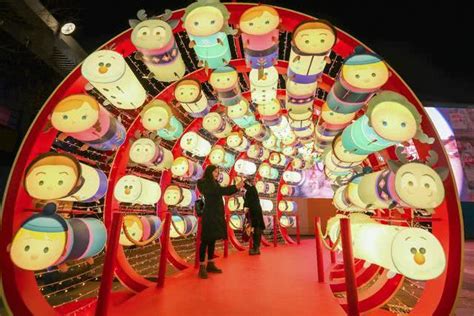 2019北京三里屯 “点亮‘新愿—2019迪士尼新春灯会”在太古里揭幕 市区 墙根网