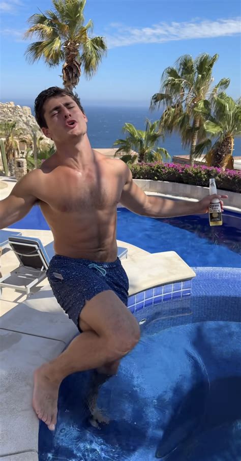 Gianluca Contes Feet