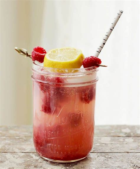 34 Refreshing Summery Mason Jar Drinks To Beat The Heat