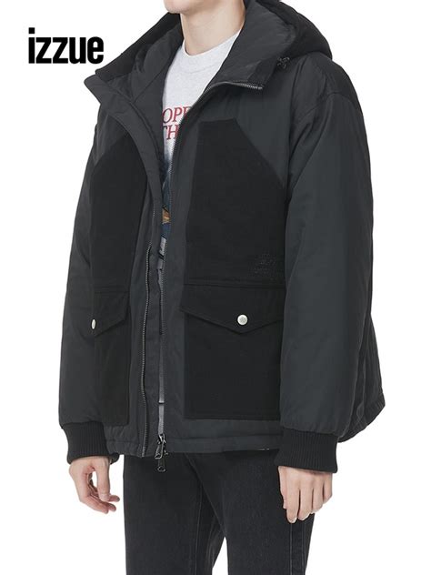Izzue男装连帽2022冬季新品羽绒服 同色系拼接拒绝单调 型走街头不失格调 轻舟网