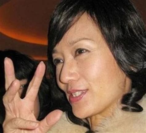 Chitchat 67 Year Old Lao Chio Angie Chiu Got Syt Body Rollerblade For Health Sams